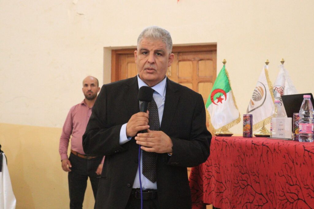 Discussion de deux mémoires de fin d'études - une institution émergente - à la Faculté des ...